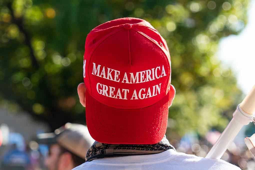 MAGA Crowd Crosses A Terrifying Line – Single Chant | News Ready